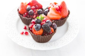 Easy Chocolate Berry Cups - Nesting Lane Indulge